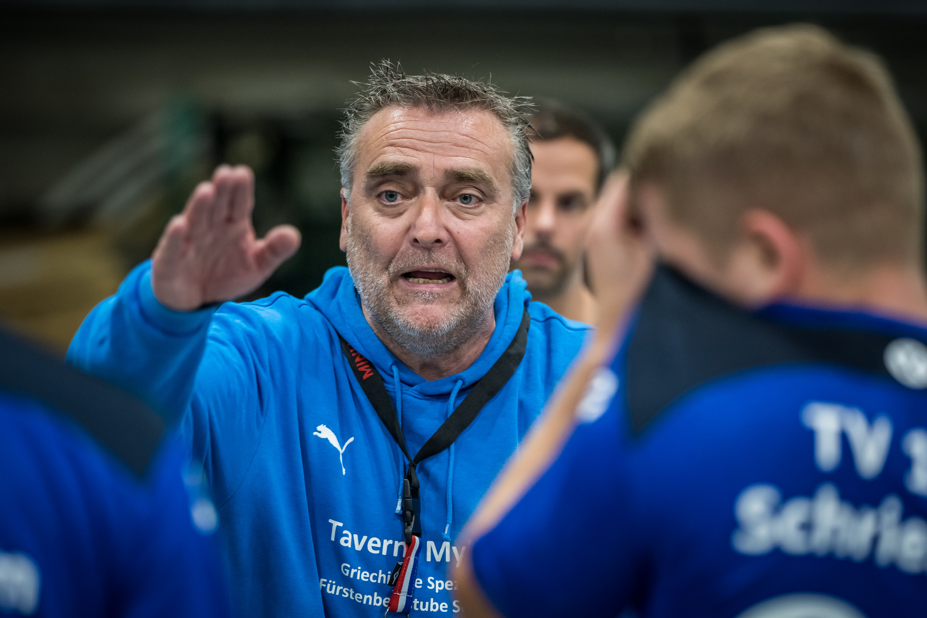 Die Frau, die sich traut: Sina Michels trainiert Handball-Herren | WNOZ