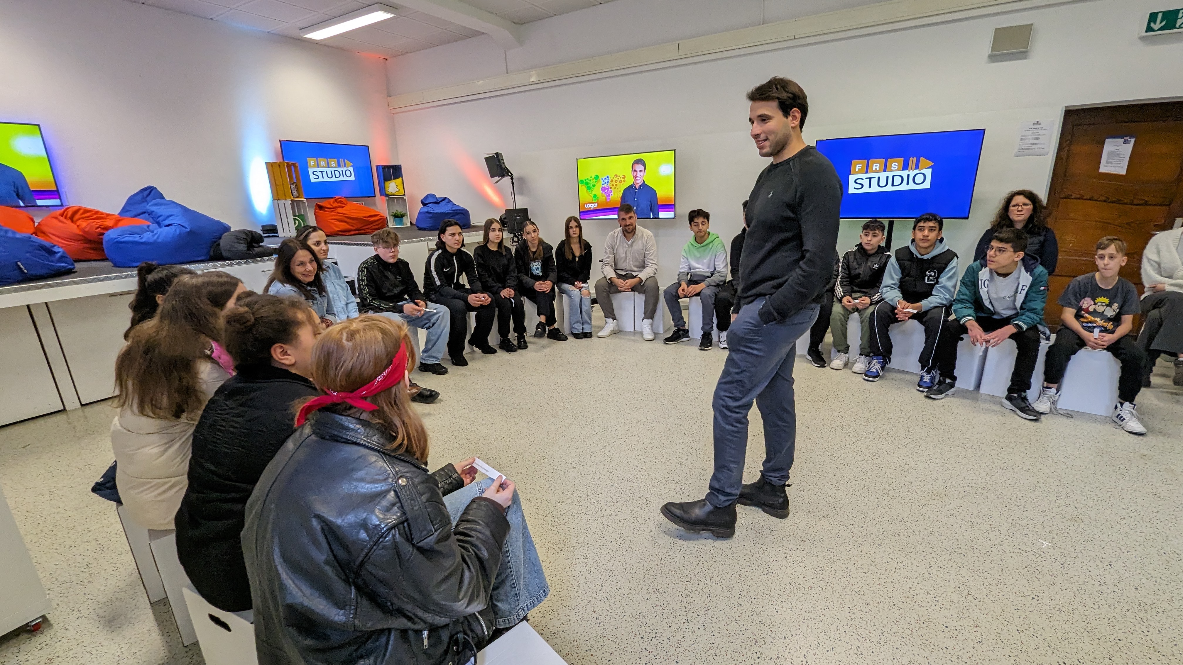 Das ZDF dreht in der Friedrich-Realschule in Weinheim | WNOZ