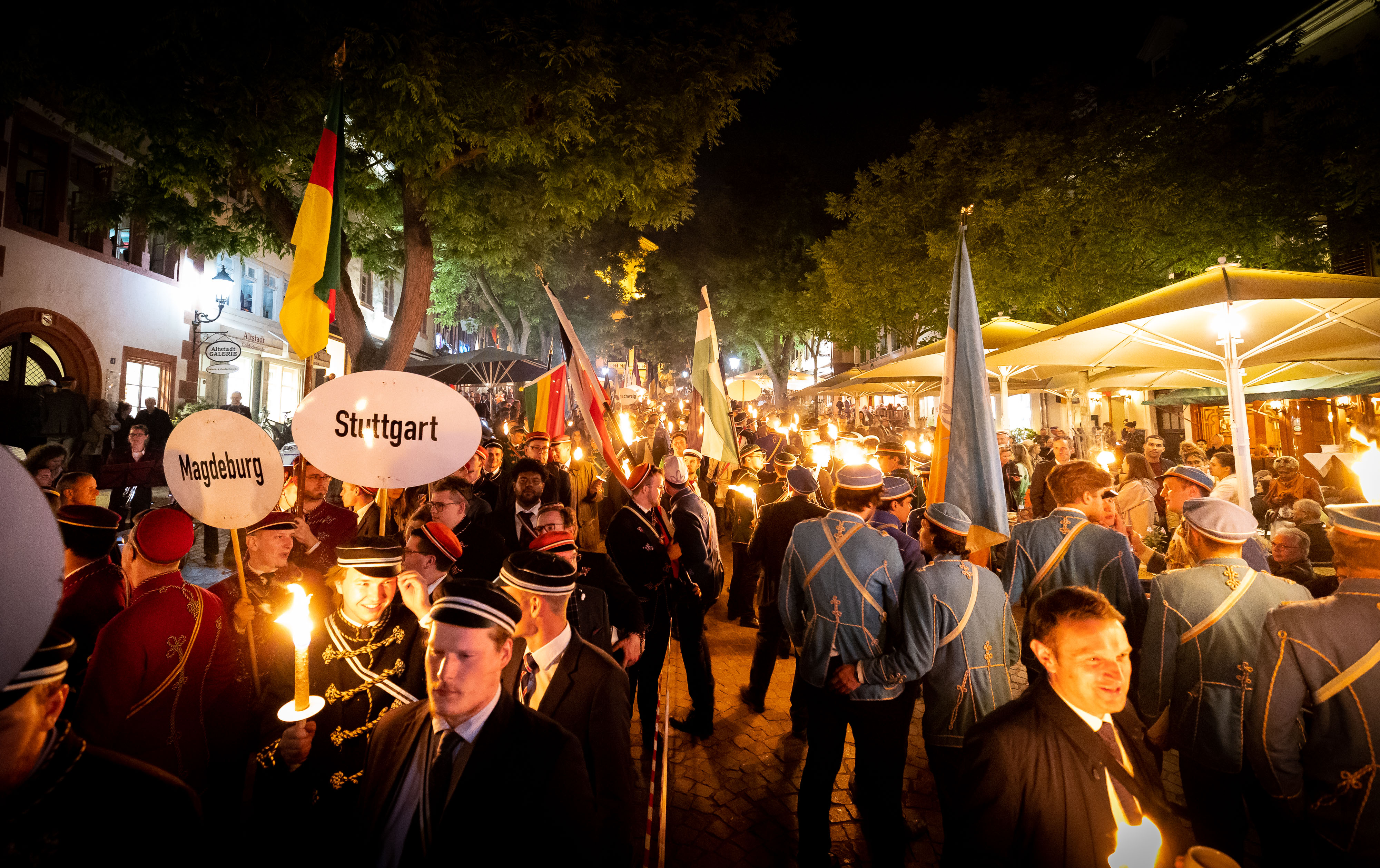Ab Donnerstag sind die Corpsstudenten wieder in Weinheim | WNOZ