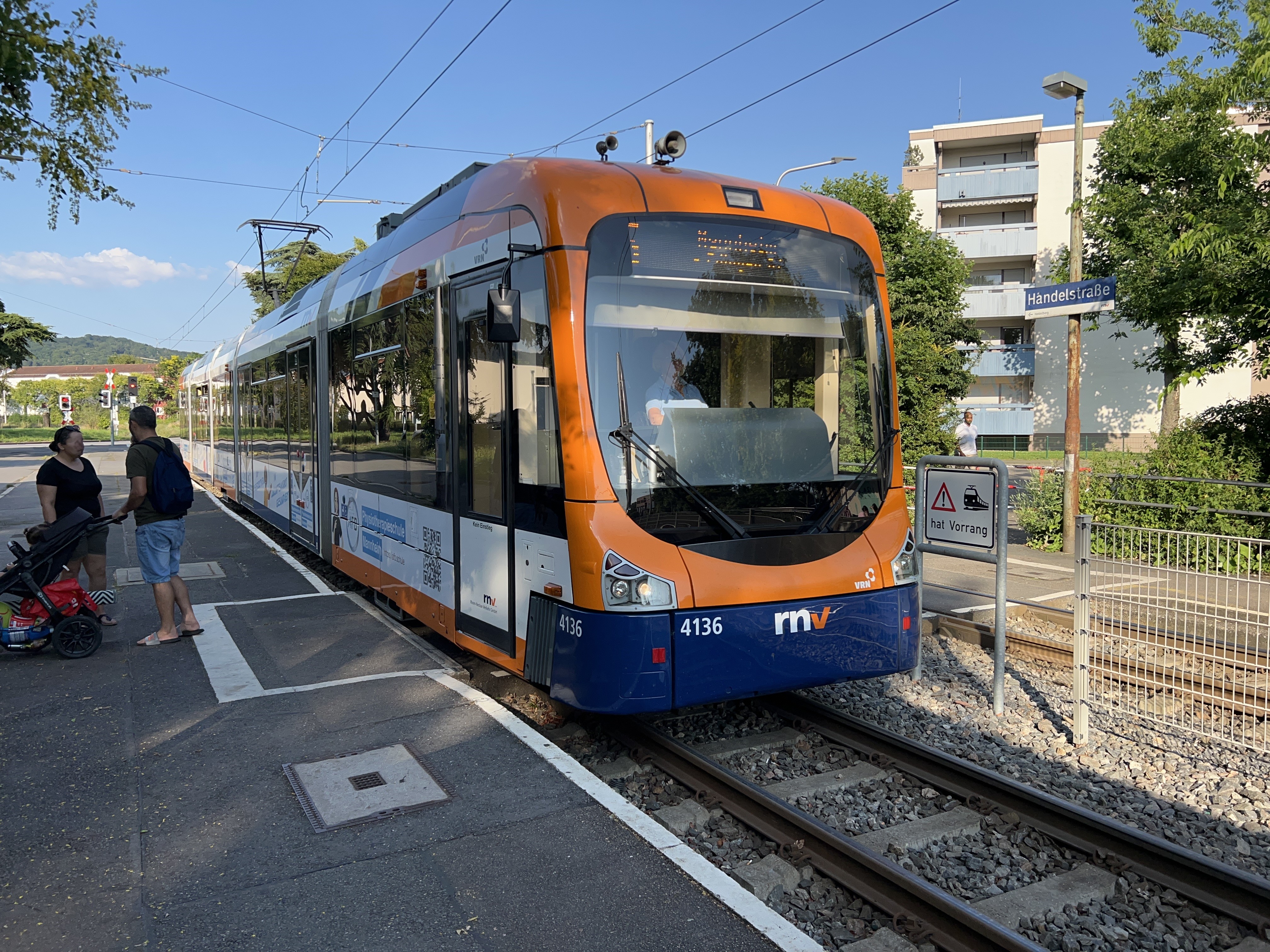 RNV-Haltestellen in der Weinheimer Weststadt in der Warteschleife | WNOZ
