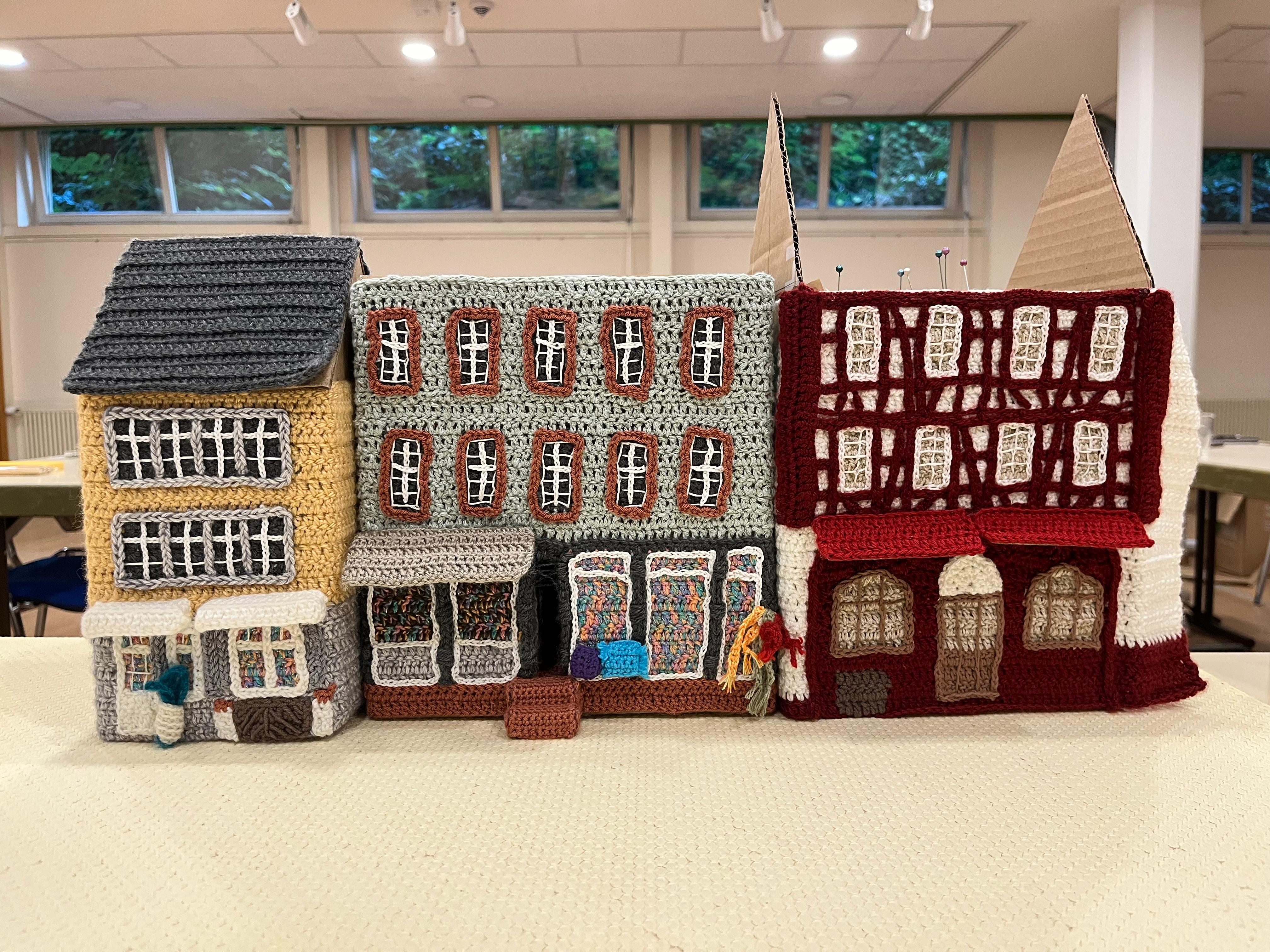 Warum für den Weinheimer John David Khalid das Häkeln mehr als ein ...