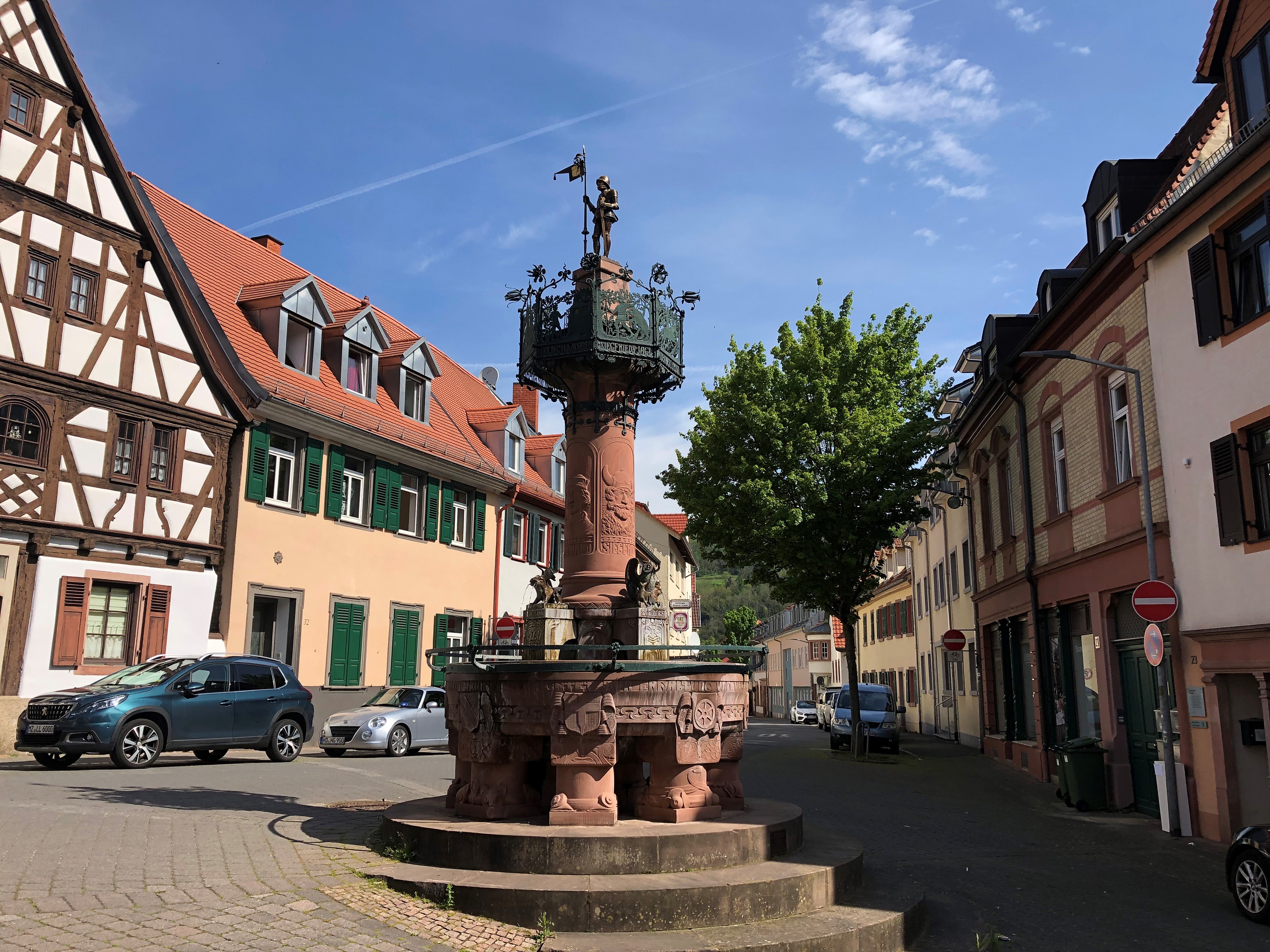 Mit Schlagring und Spraydose – Weinheimerin wegen versuchten Totschlags ...